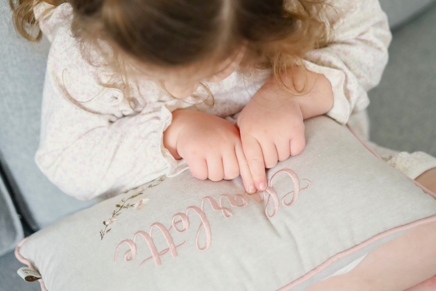 The Daisy Cushion – Hilo and Bobbin