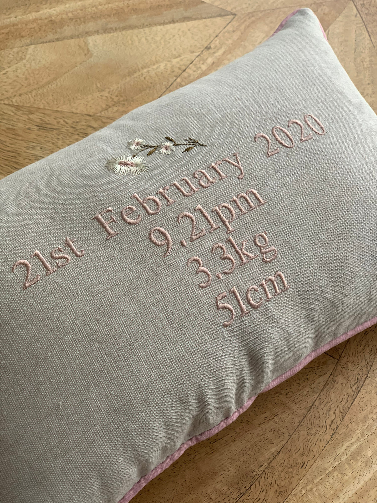 The Daisy Cushion – Hilo and Bobbin