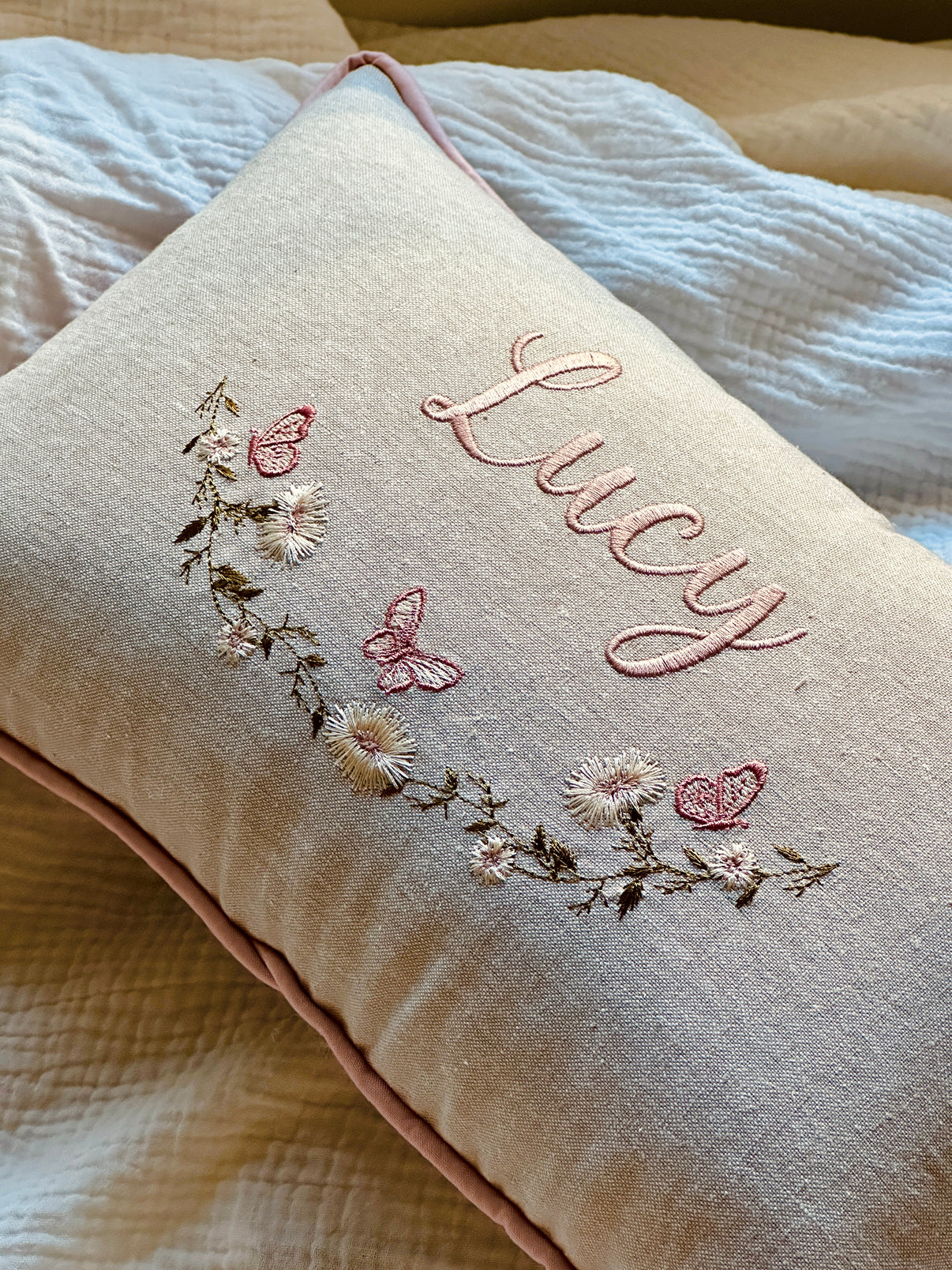 The Daisy Cushion – Hilo and Bobbin